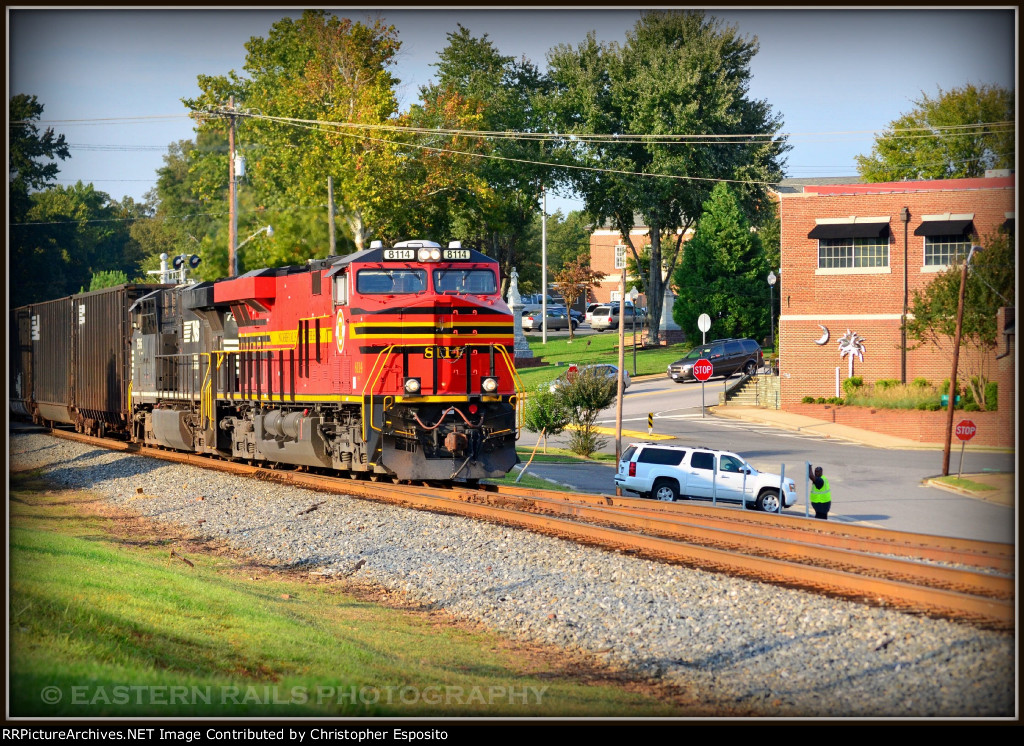 NS 9-40CW 9606 leads 337 on the R Line